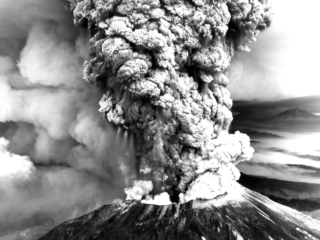 The eruption of Mount St. Helens on May 18, 1980 | GALLERY | KVAL